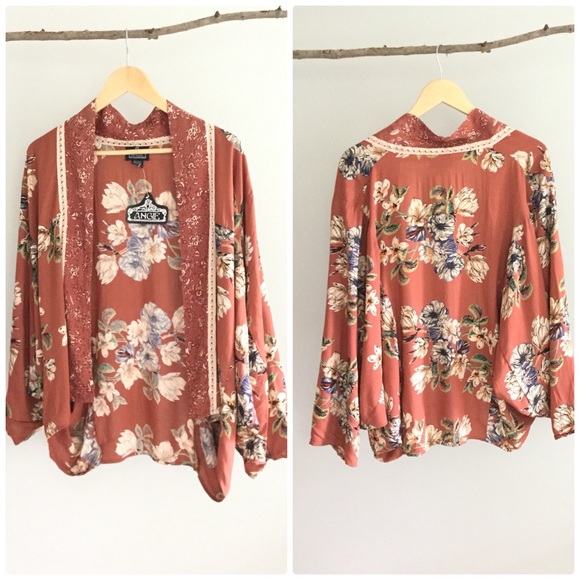 Angie | Tops | Boho Floral Print Batwing Sleeve Kimono | Poshmark